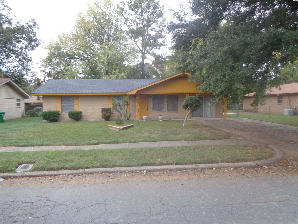 1002 Belmont Dr, Pine Bluff, AR 71601 - See Est. Value, Schools & More
