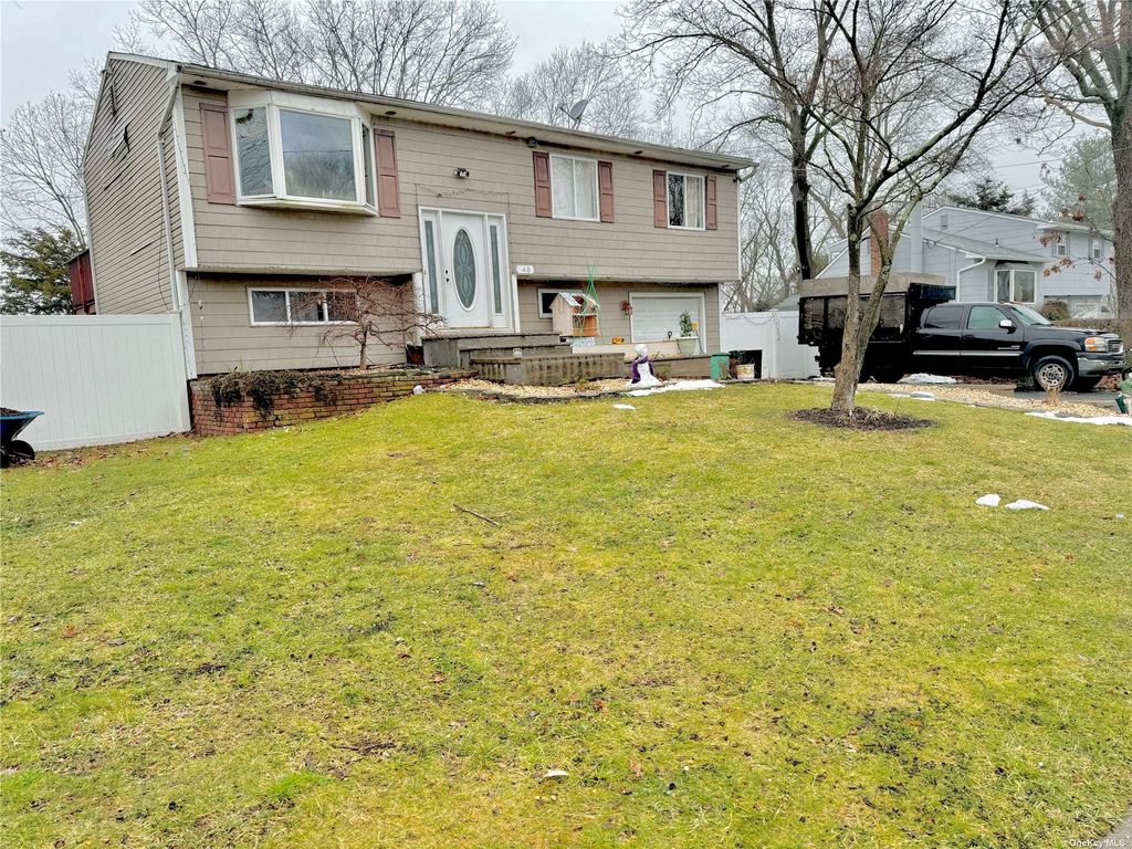 48 Holiday Park Drive, Centereach, NY 11720 | MLS# 3527472 | Trulia