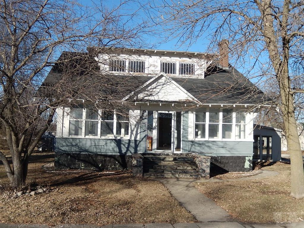 107 1st St, Bode, IA 50519 - See Est. Value, Schools & More