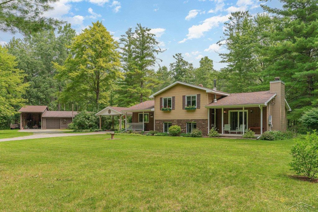 4290 N Ehlers Rd, Midland, MI 48642 - See Est. Value, Schools & More