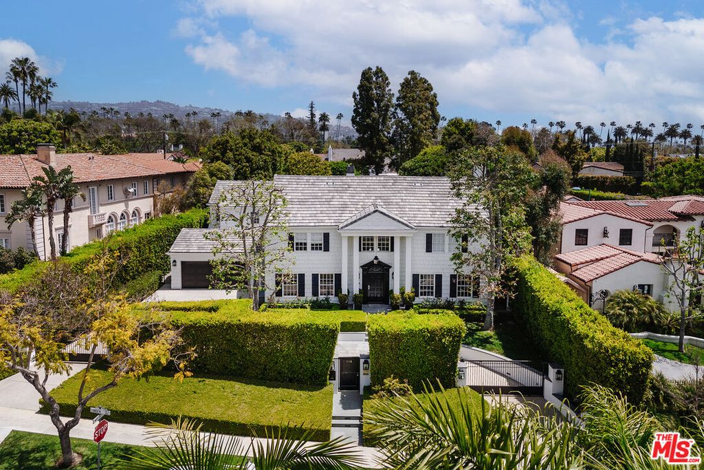 814 N Whittier Dr, Beverly Hills, CA 90210 - See Est. Value, Schools & More