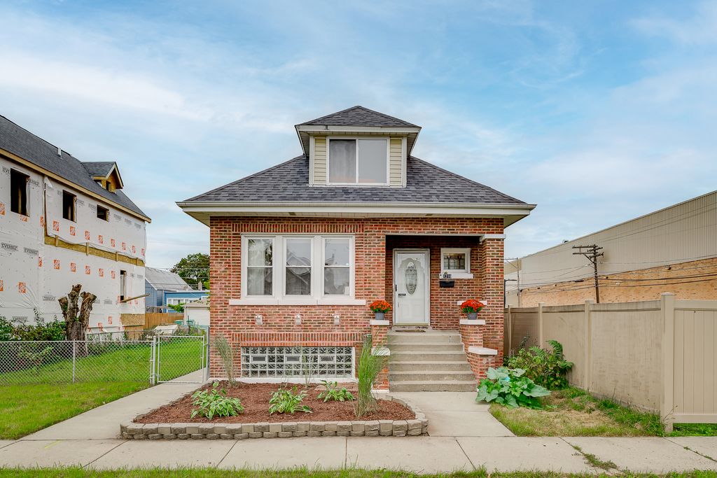 1216 Gunderson Ave, Berwyn, IL 60402 - See Est. Value, Schools & More