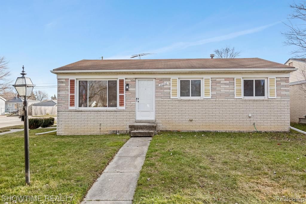 20256 Williamson St, Clinton Township, MI 48035 - See Est. Value ...