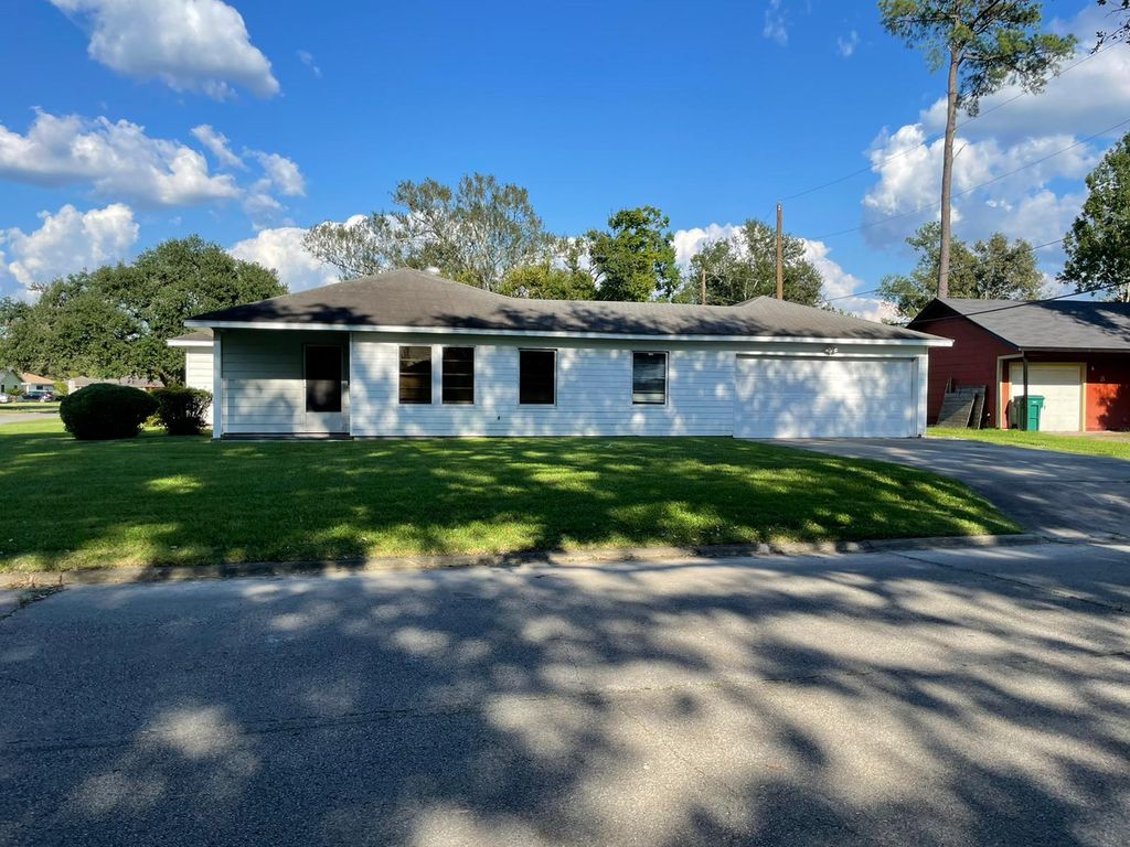 1015 Ruby Ln, Orange, TX 77630 - See Est. Value, Schools & More