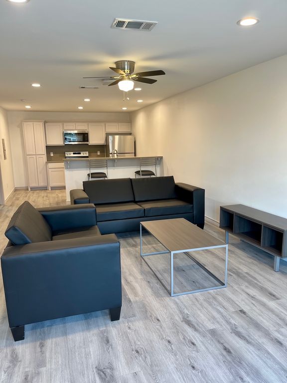 290 S McIlhaney St #10738316, Stephenville, TX 76401 - See Est. Value ...