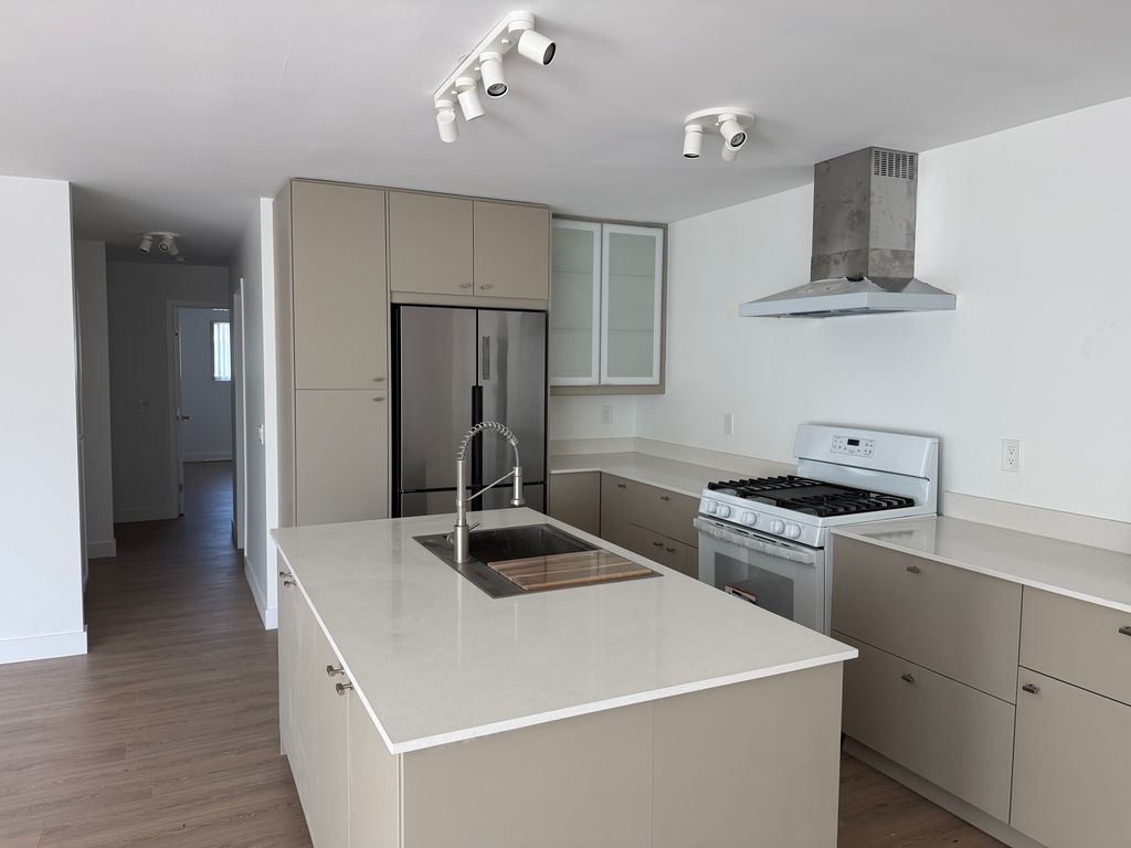 1582 Coriander Dr #D, Costa Mesa, CA 92626 | Trulia