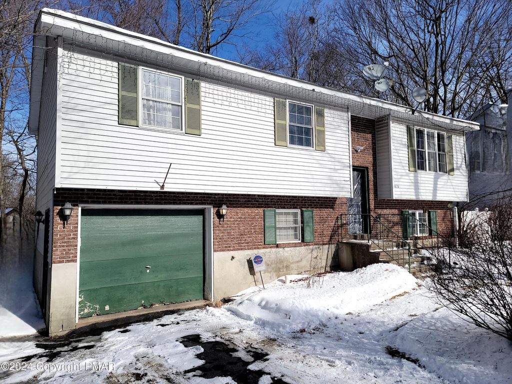 9807 Deerwood Dr, Tobyhanna, PA 18466 - See Est. Value, Schools & More
