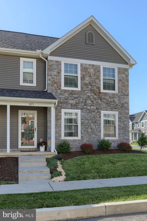 425 Springwood Dr, Lebanon, PA 17042 - See Est. Value, Schools & More