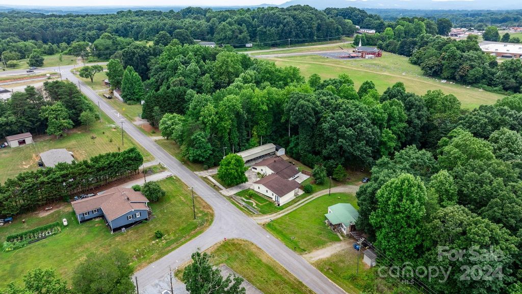 129 Saunders Ln, Taylorsville, NC 28681 | MLS# 4155825 | Trulia