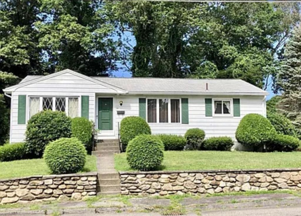 10 Rochelle St, Auburn, MA 01501 | Trulia