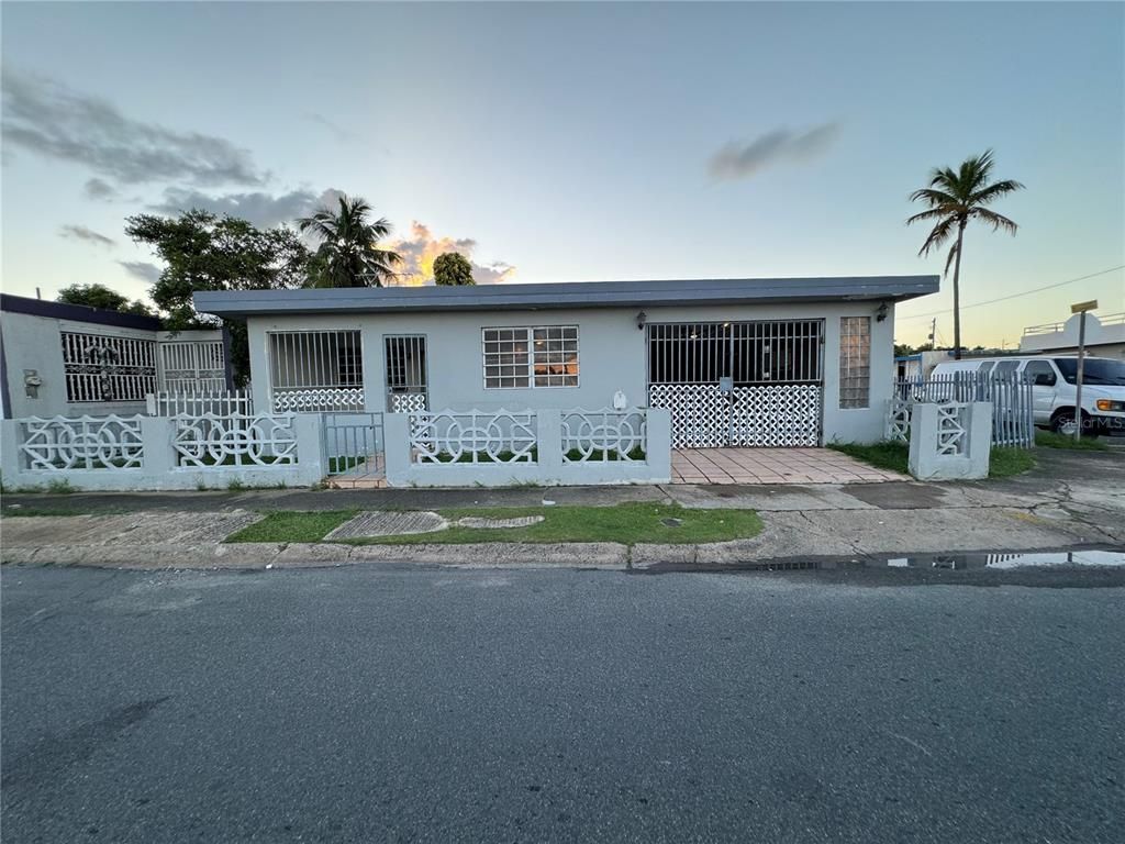 Villa Contessa E #25, Bayamon, PR 00956 - See Est. Value, Schools & More