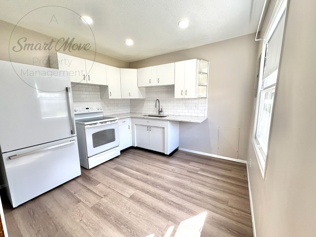 14974 Frazho Rd, Warren, MI 48089 - See Est. Value, Schools & More