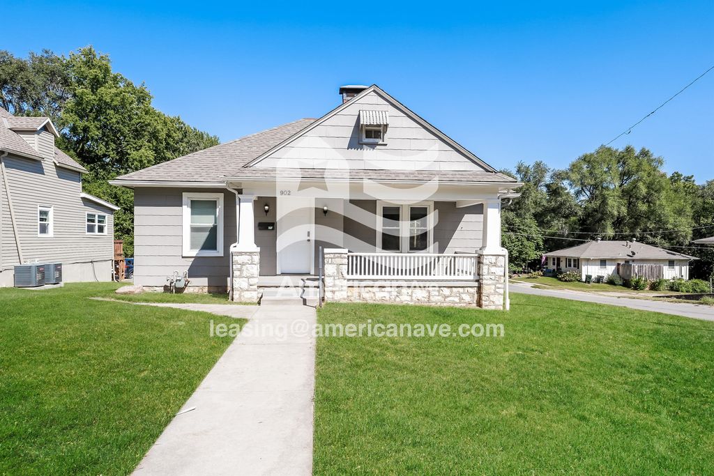 902 N 13th St, Leavenworth, KS 66048 - See Est. Value, Schools & More
