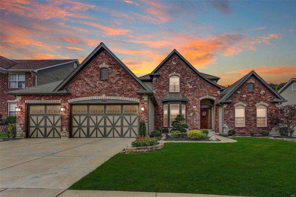 1045 Bridlewood Valley Point, High Ridge, MO 63049 | Trulia