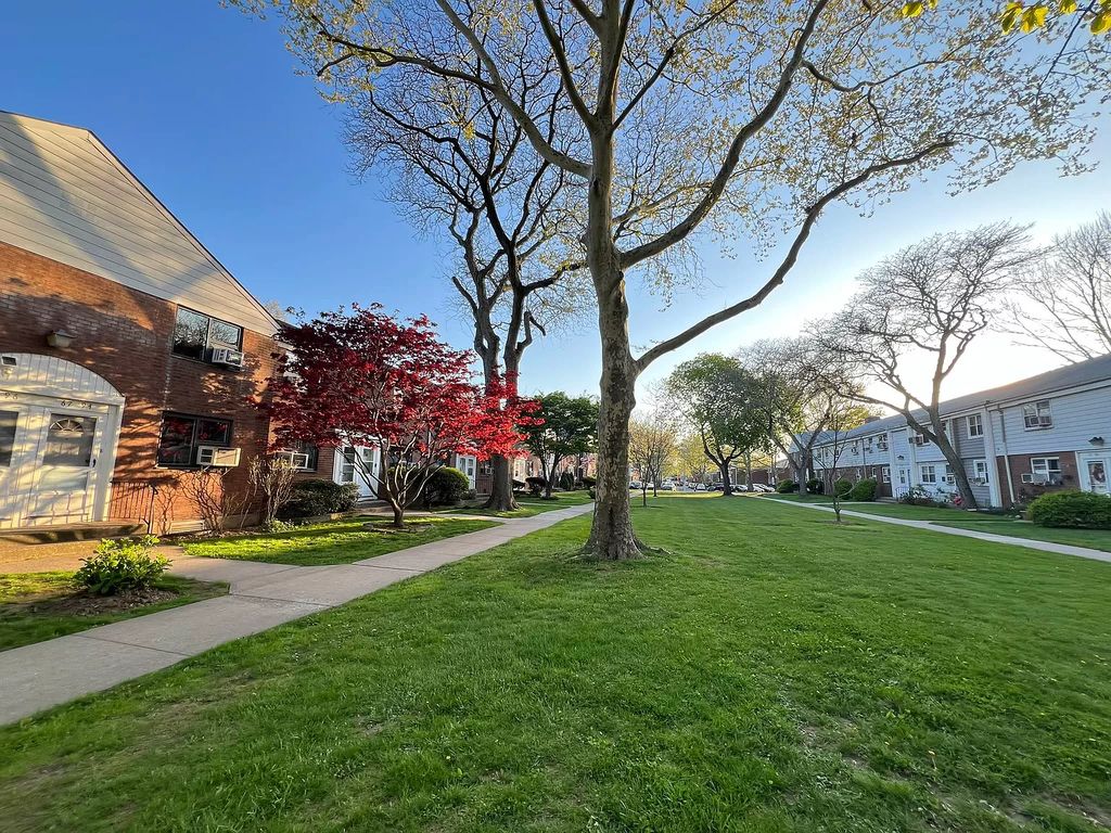 67-94 Springfield Blvd #D, Oakland Gardens, NY 11364 | Trulia
