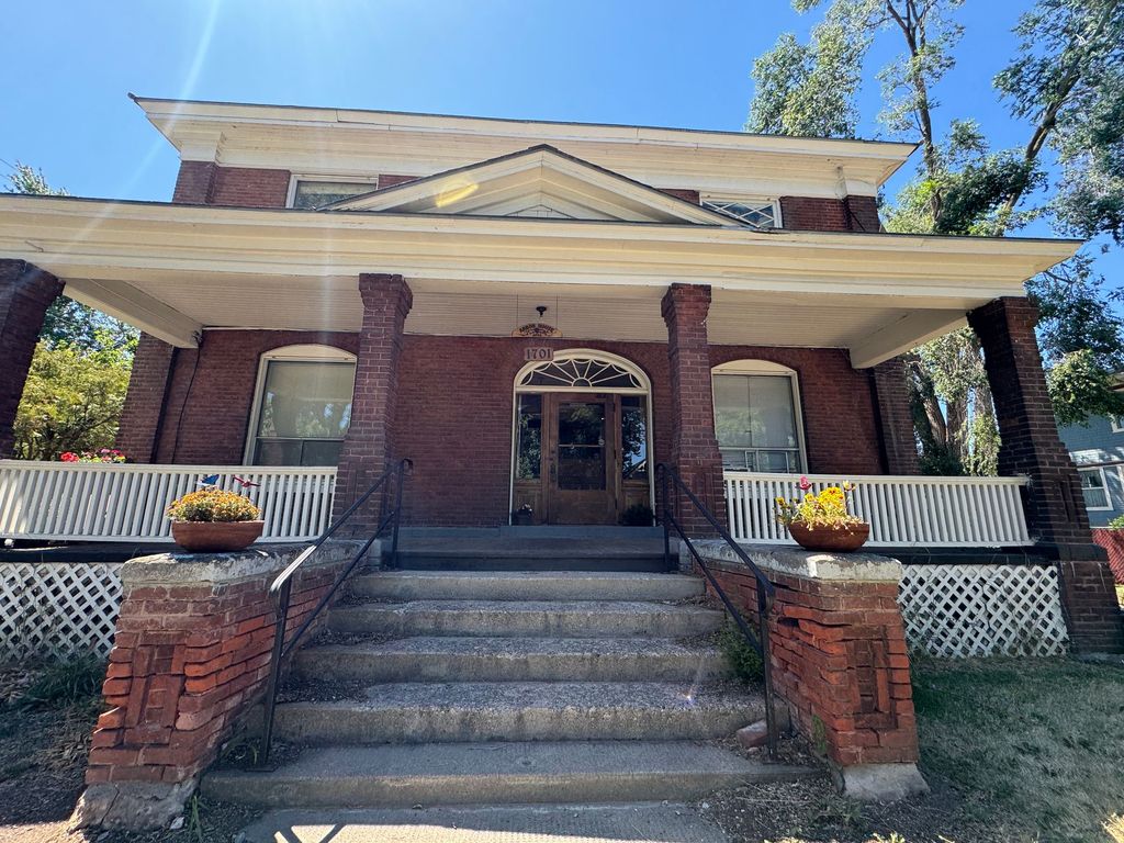 1701 4th Street - door code 7940 - Baker City, OR | Trulia