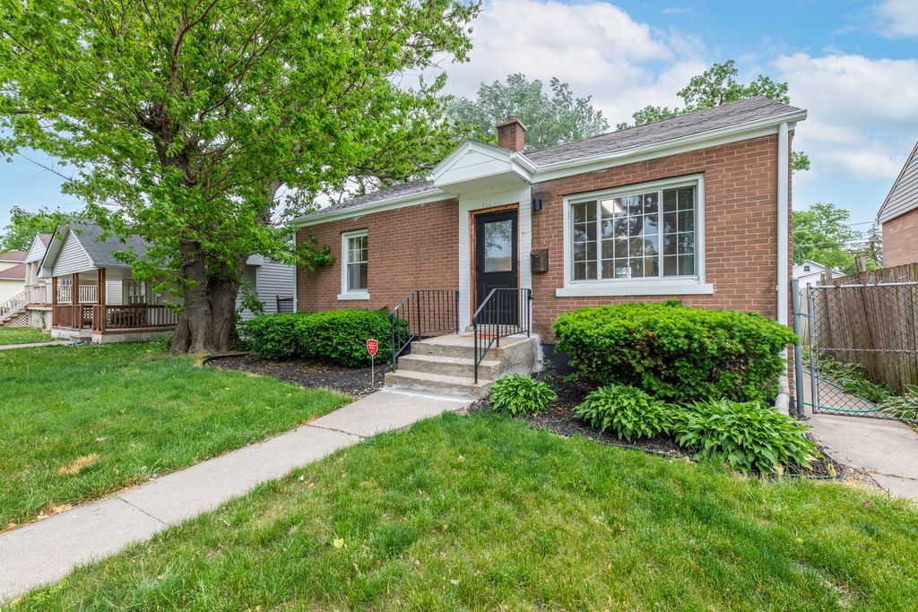 2025 S 15th Ave, Broadview, IL 60155 | Trulia