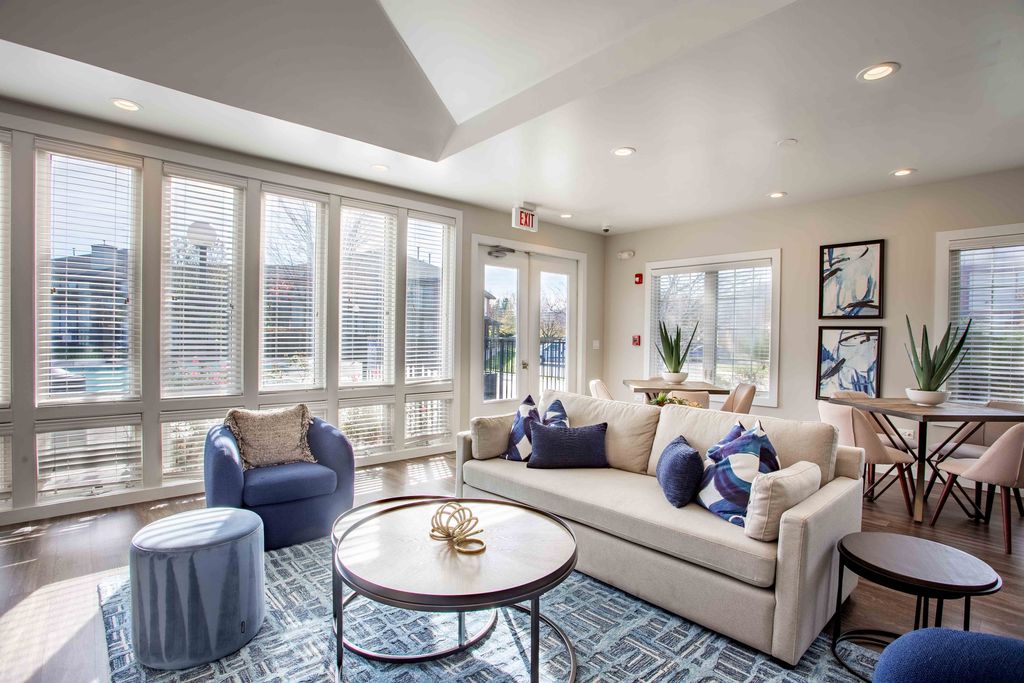 1240 W Indian Trl #1501, Aurora, IL 60506 - See Est. Value, Schools & More