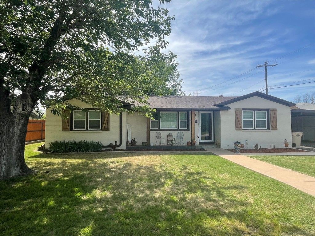 1328 Avenue L, Anson, TX 79501 - See Est. Value, Schools & More