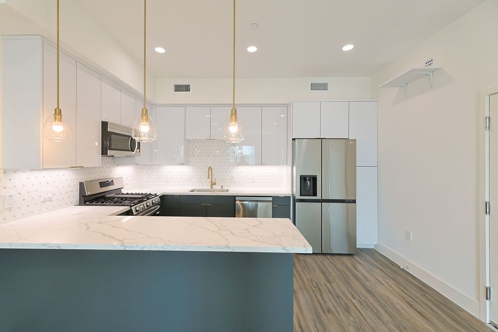 4000 W Mont Clair St #345, Los Angeles, CA 90018 - See Est. Value ...