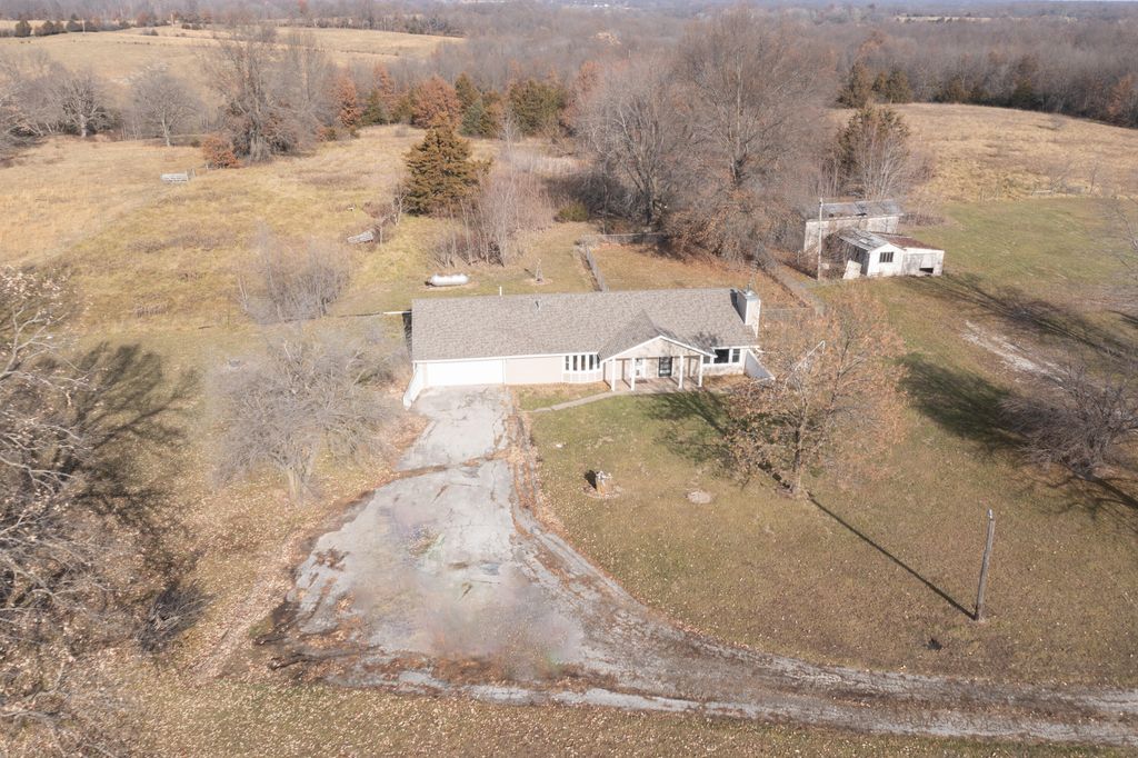 11582 Highway 24, Madison, MO 65263 - See Est. Value, Schools & More