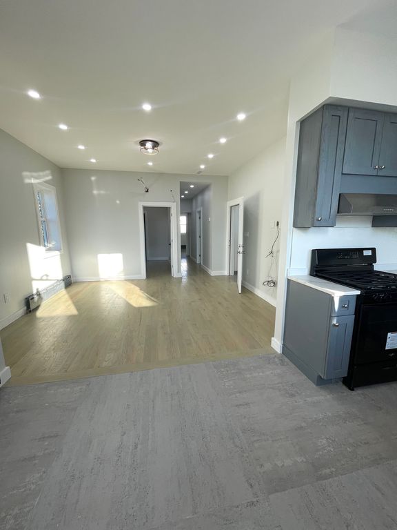 25 Graves St #1, Staten Island, NY 10314 - See Est. Value, Schools & More