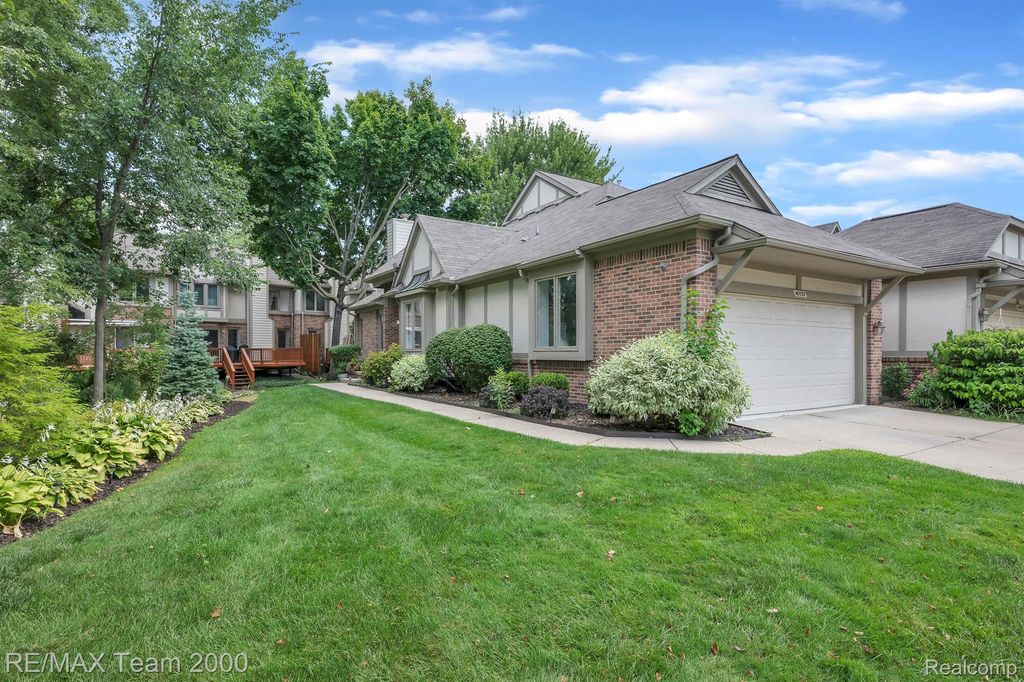 42052 Saratoga Cir, Canton, MI 48187 - See Est. Value, Schools & More
