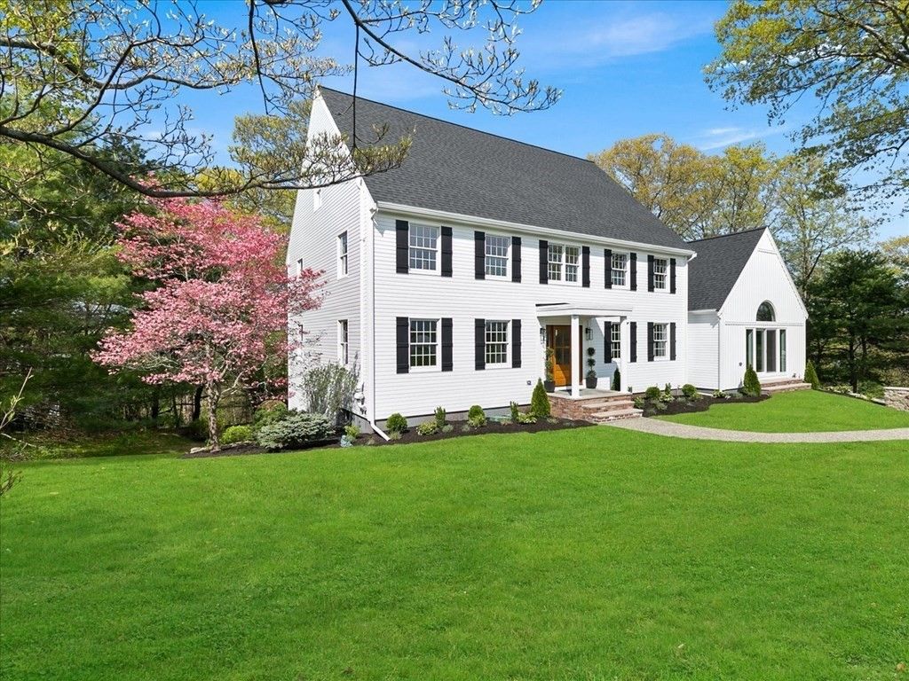 5 Lakeview Ave, Danvers, MA 01923 - See Est. Value, Schools & More