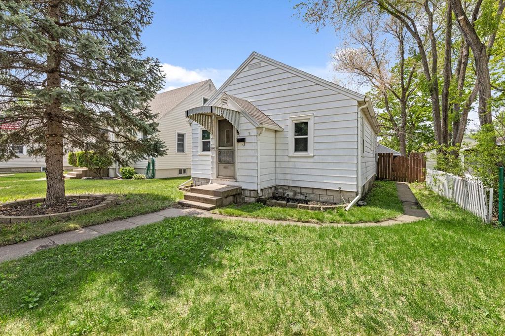 2614 East AVENUE SOUTH South, La Crosse, WI 54601 - See Est. Value ...