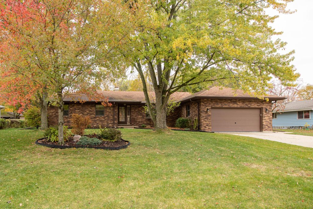 8107 205th Ave, Bristol, WI 53104 - See Est. Value, Schools & More