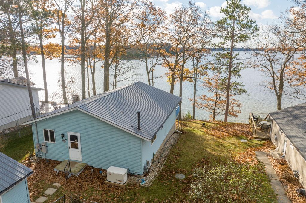 10147 Lakeshore Dr, Evart, MI 49631 - See Est. Value, Schools & More