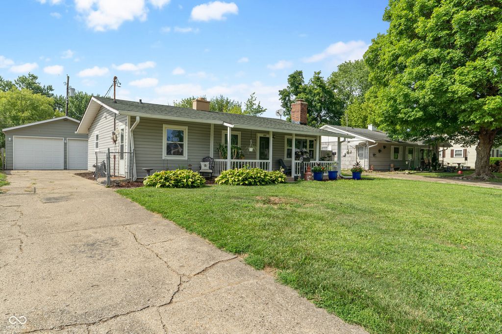 350 Hollybrook Dr, New Whiteland, IN 46184 - See Est. Value, Schools & More