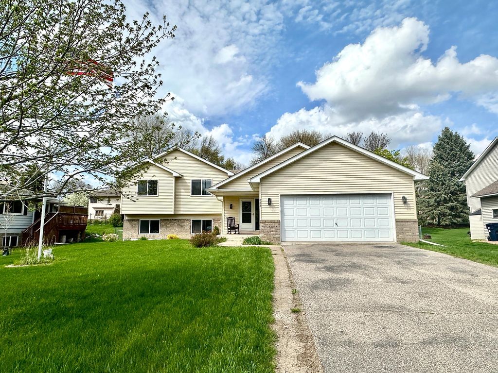 683 Westwind Ave, Shakopee, MN 55379 - See Est. Value, Schools & More