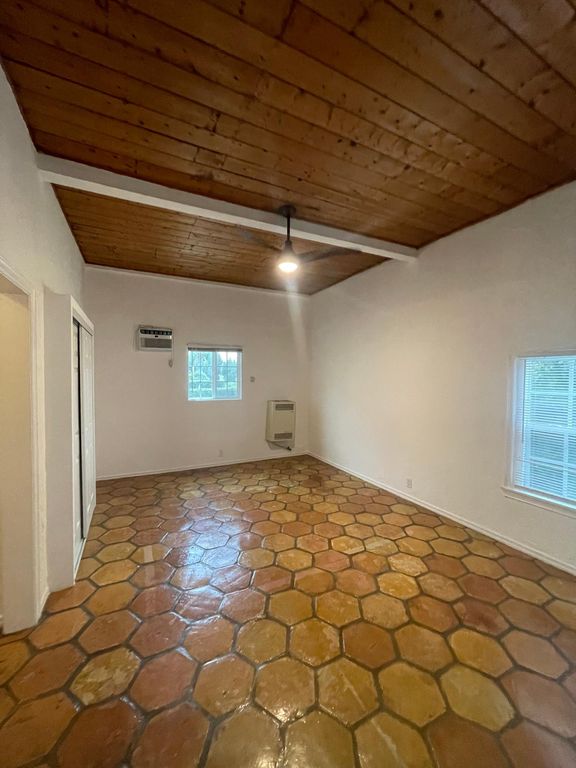 6131 Orange St #207, Los Angeles, CA 90048 - See Est. Value, Schools & More