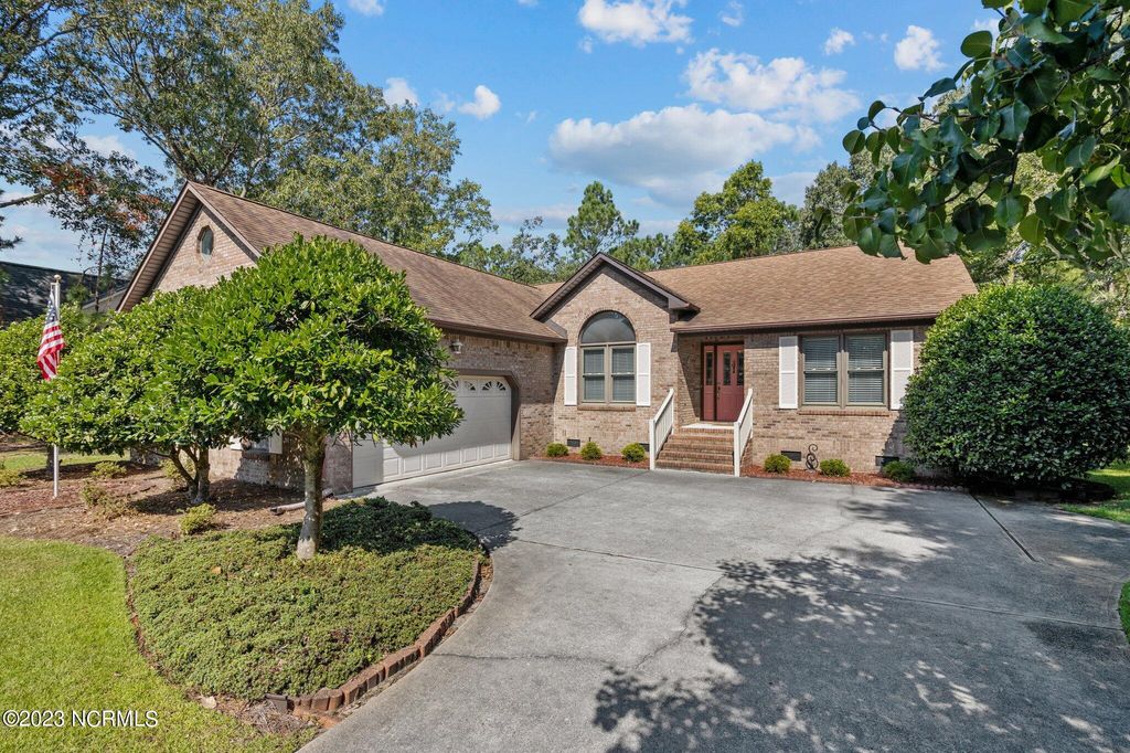 815 Bluebird Drive, New Bern, NC 28560 - See Est. Value, Schools & More