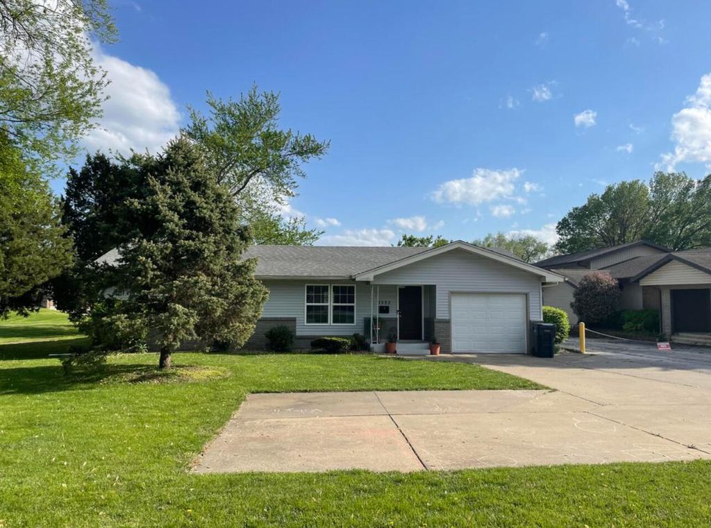 1332 E Seminole Street, Springfield, MO 65804 - See Est. Value, Schools ...