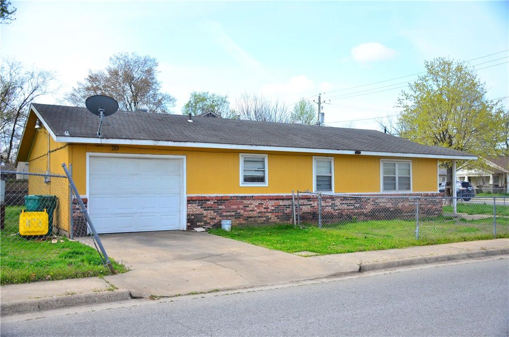 501 Park St, Springdale, AR 72764 | Trulia