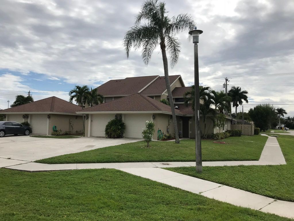 13924 Folkestone Cir, Wellington, FL 33414 - See Est. Value, Schools & More
