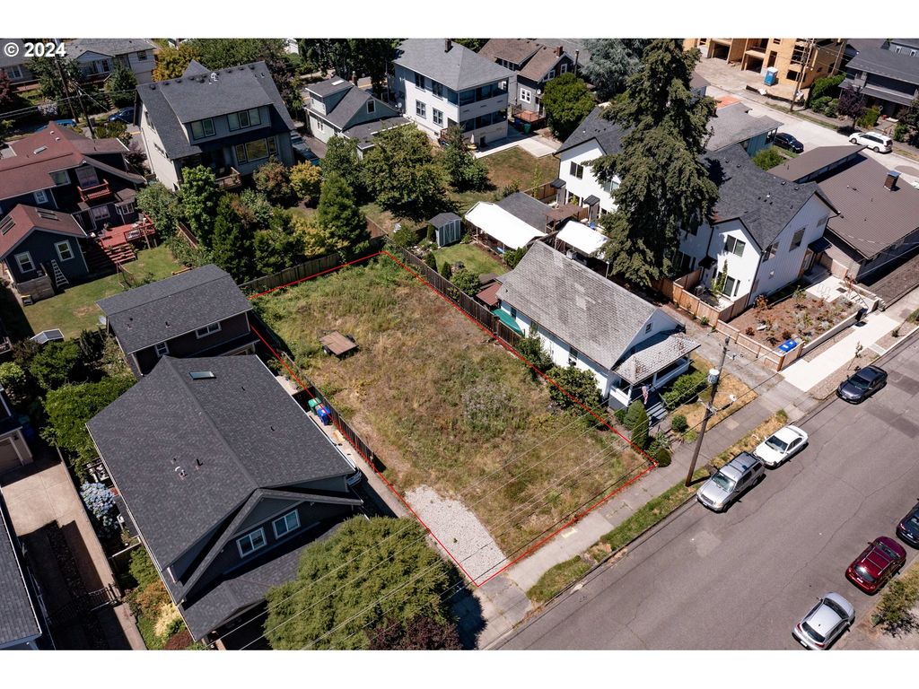 5741 S Kelly Ave, Portland, OR 97239 - See Est. Value, Schools & More