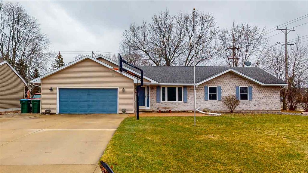 3 Bluemound Cir, Appleton, WI 54914 | Trulia