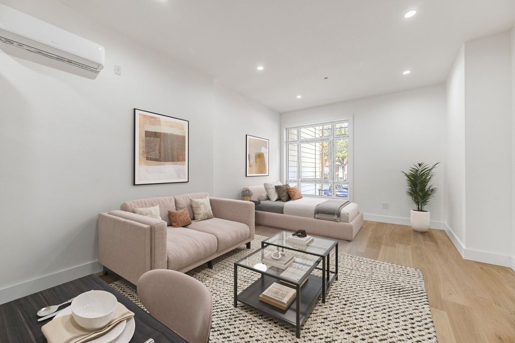 25-14 Newtown Ave #1FRON, Astoria, NY 11102 | Trulia