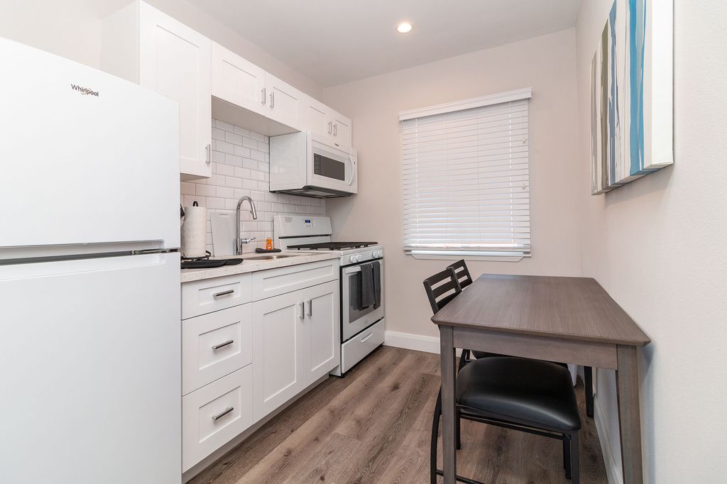 4821 W Century Blvd #25, Inglewood, CA 90304 - See Est. Value, Schools ...