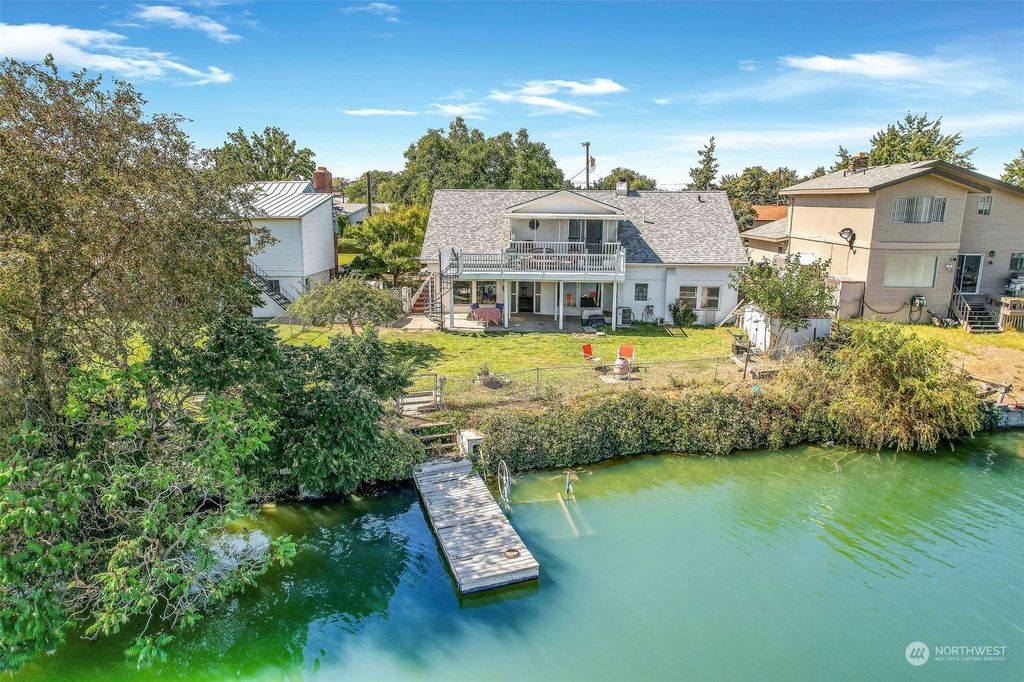 2317 W Lakeside Drive, Moses Lake, WA 98837 - See Est. Value, Schools ...