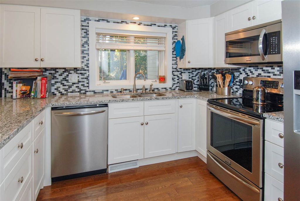 5 Tsienneto Road #9, Derry, NH 03038 - See Est. Value, Schools & More