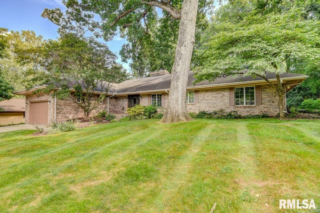 3900 W Bluffs Rd, Springfield, IL 62711 - See Est. Value, Schools & More