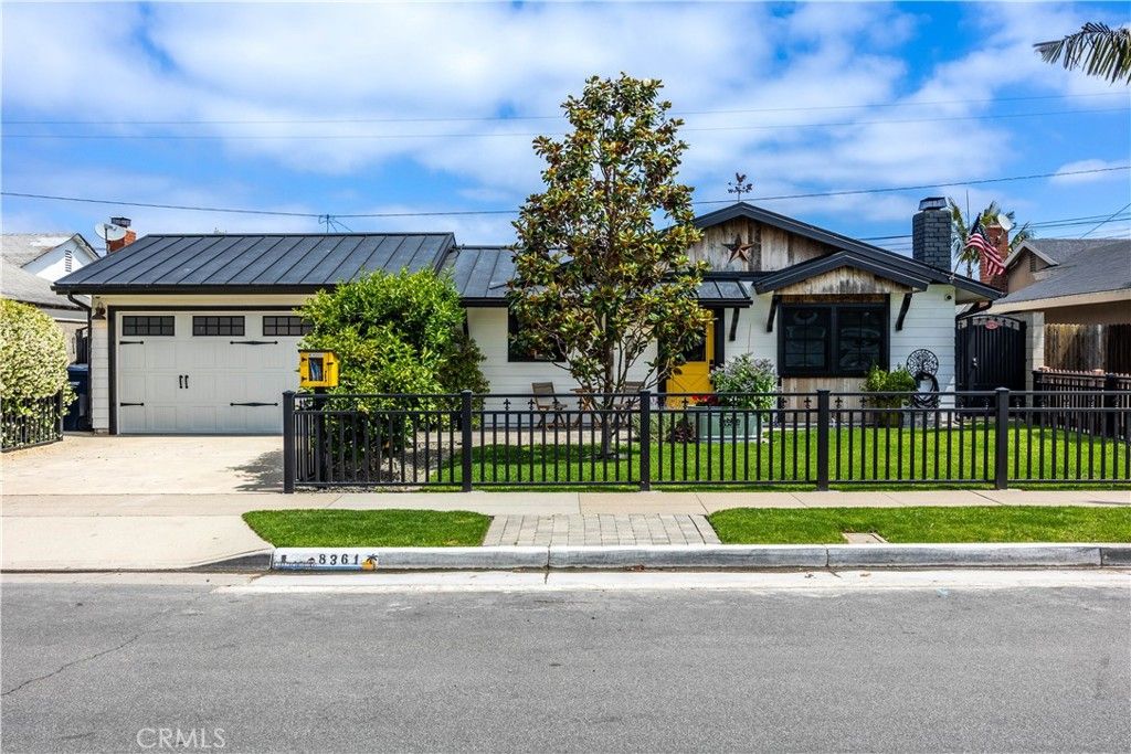 8361 Malloy Dr, Huntington Beach, CA 92646 - See Est. Value, Schools & More