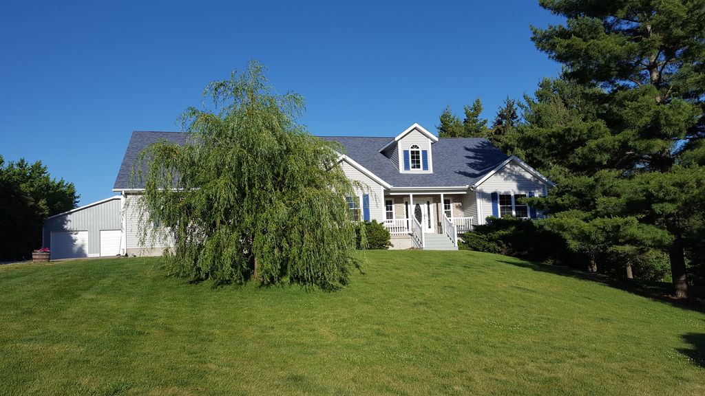 1749 Sweetland Rd, Muscatine, IA 52761 | Trulia