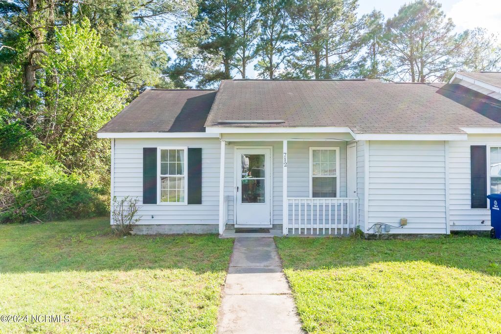 712 Pinewood Drive, Jacksonville, NC 28546 - See Est. Value, Schools & More