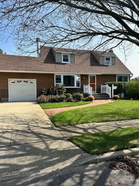 11 Eastwood Drive, Massapequa Park, NY 11762 | Trulia
