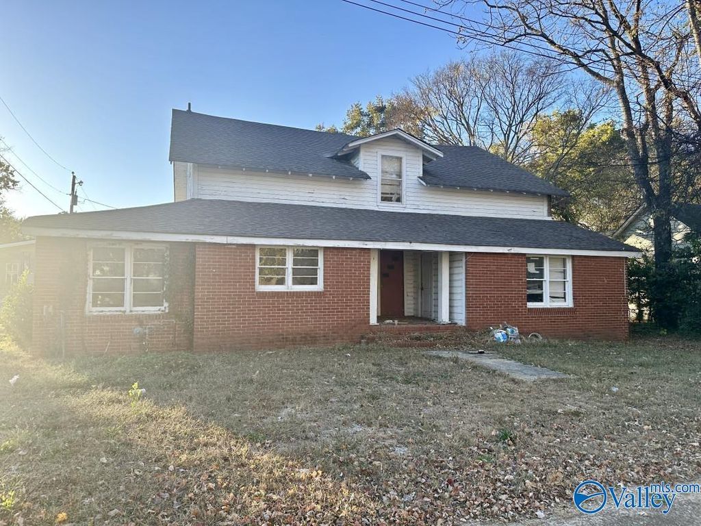 2110 1st St SW, Huntsville, AL 35805 | MLS# 21847236 | Trulia